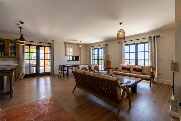 Ultra-luxury Mansion With Sea View Private Pool - Alaçatı