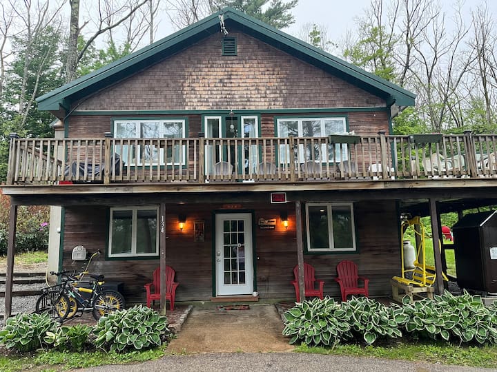 North Conway Rustic Ski Chalet - North Conway, NH