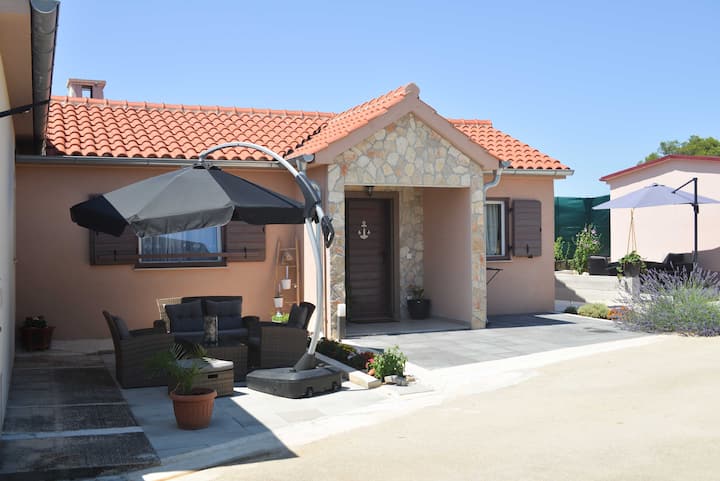 Maki - Biograd na Moru