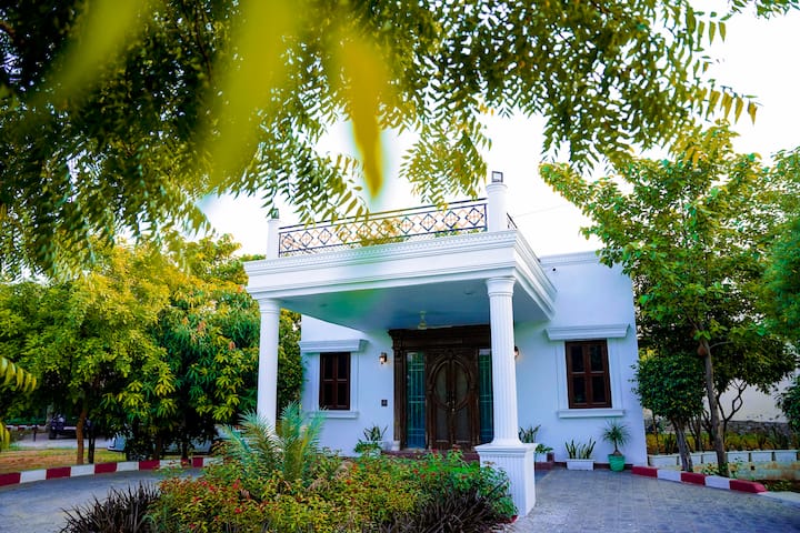 3 Br Luxury Private Pool Farm - 1.5 Hr From Delhi - Bhiwadi