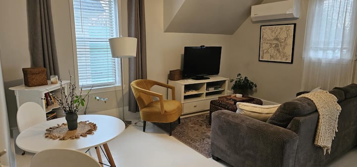 Central Location,charming Cozy Apartment - Fredericton