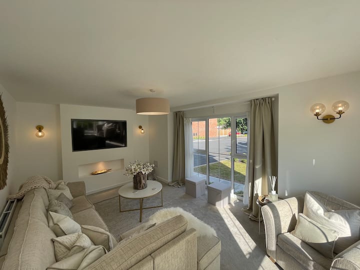 Beautiful 5* Riverview Home, Private +Free Parking - Manchester