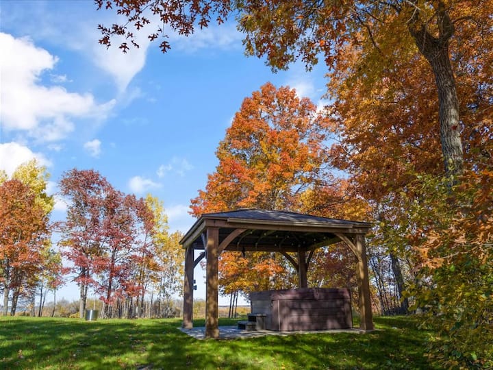 Sept Cancellation Opening-hot Tub, Game Room - ミネソタ州