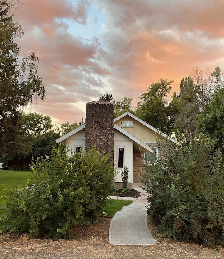 Historical Country Haven - Yellowstone Bear World, Rexburg