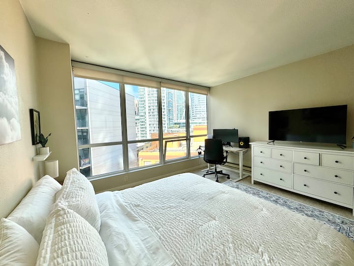 Quiet Soma King | Walk To Moscone - San Francisco