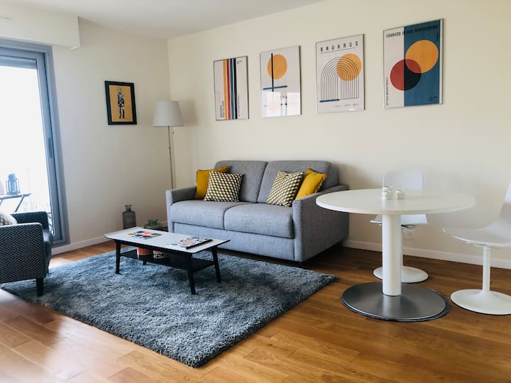 Paris 2 Mn Du Métro / Design & Cosy Avec Balcon - ibis Paris Canal Saint Martin