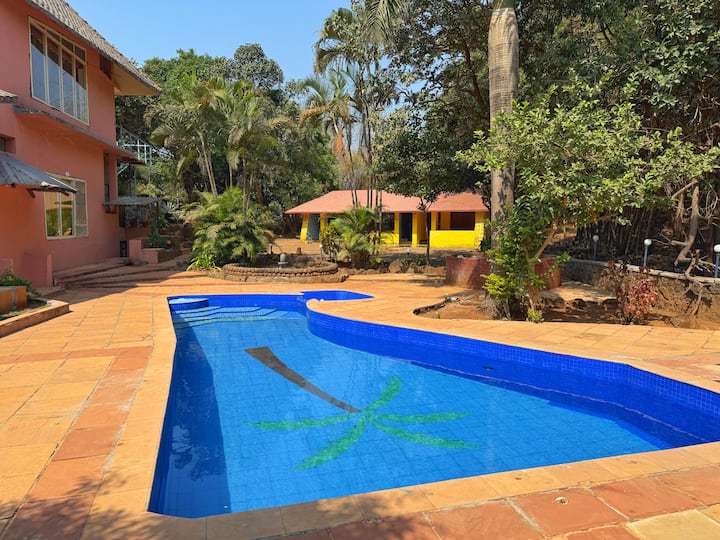 Tropical Cabin | Pool - Fast Wi-fi - Nature Trails - Lonavala