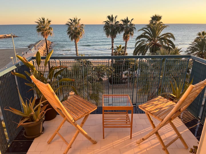 Double Room With Seaview For Women  (Yoga & Dog ) - Sitges