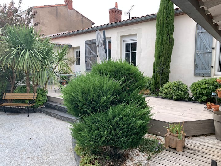 Maison Avec Jardin Et Terrasse. - Rezé