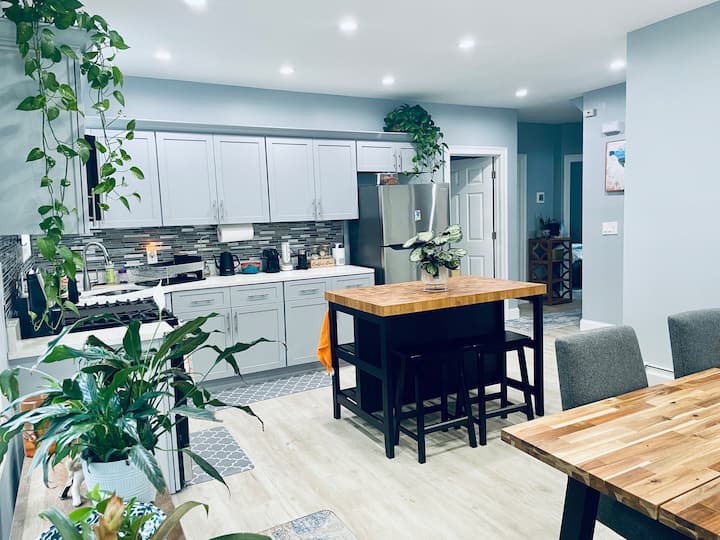 St Aubin House: Seaside Serenity & Steps To Beach! - Long Beach, NY