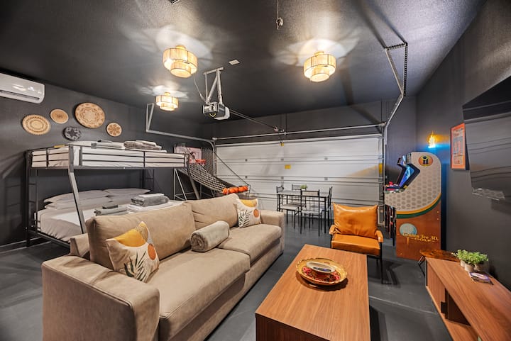 Jw Marriott-2 Homes+yard-arcade-grill-sleeps 20 - San Antonio, TX