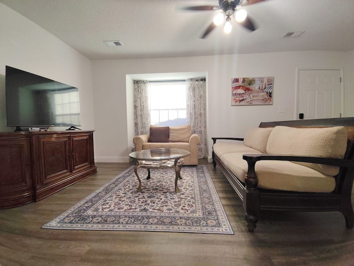 *Sunshiny Stay* 3/3 Townhouse With King Bed - Charleston, SC