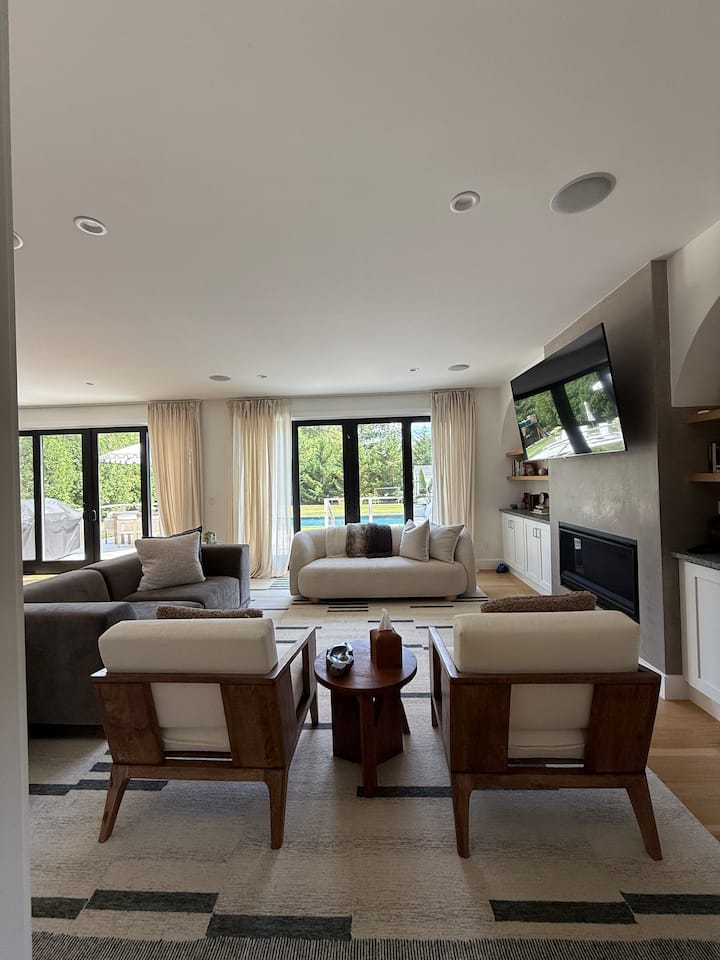 Hamptons Private Retreat | Heated Pool & Fire Pit - The Hamptons, NY