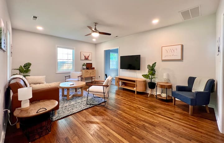 Full Reno, Walk To Restaurants! - Durham, NC
