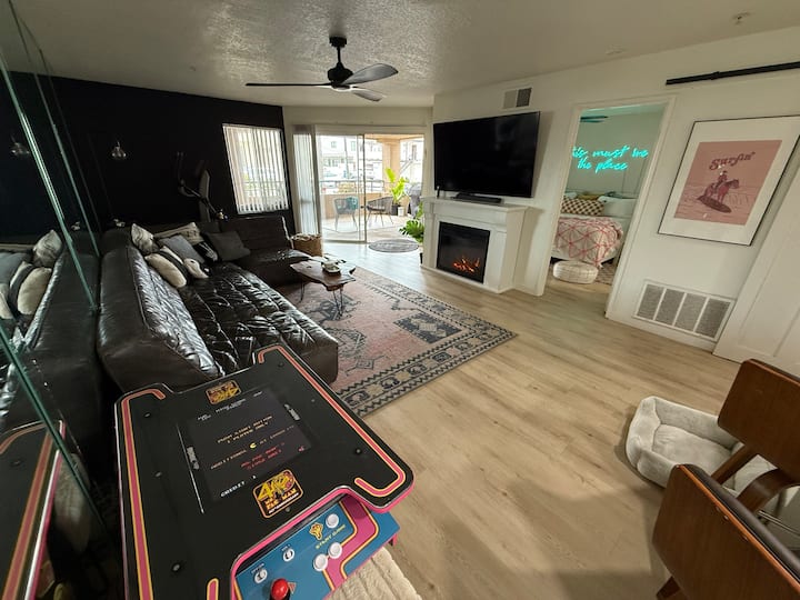 Huntington Beach Good Vibes Retreat - Huntington Beach, CA