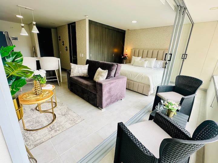 Beautiful Studio In El Poblado With Air Conditioning | King-size Bed - Medellín