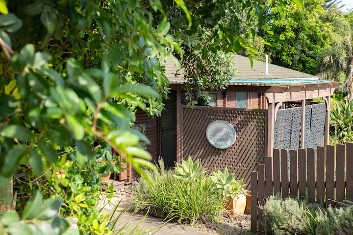 Lavendula Two Bedroom Cottage - Norfolk Island