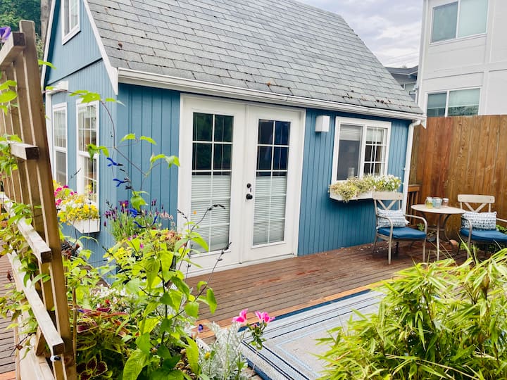 Seattle Mini Home With Hot Tub And Private Deck - Olympic Hills - Seattle