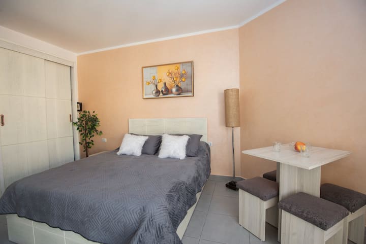 Cozy Sea View & Balcony Apt, Private Beach Access - Hurghada