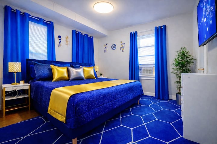Sapphire Cozy King Room  Near Airport  Fast Wifi - Parma, OH