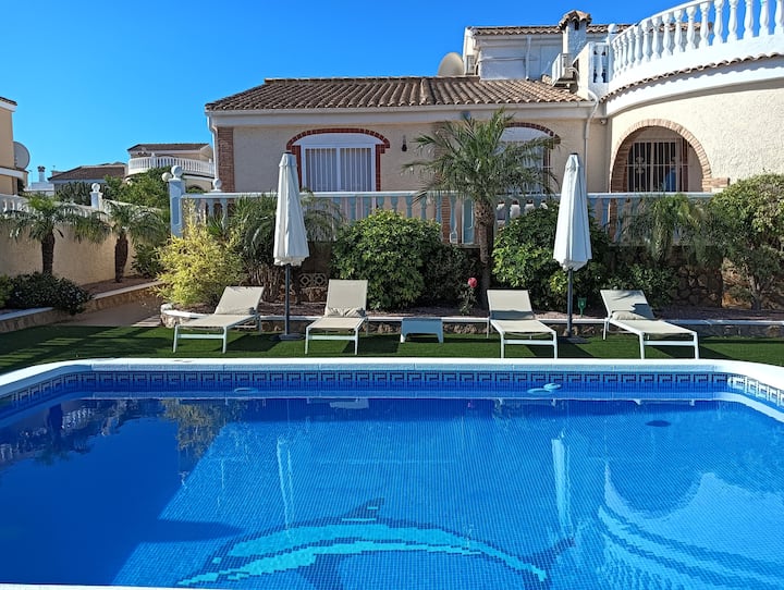 Villa Private Pool 4 B’rooms Sleeps 10 Ev Charger - Santa Pola