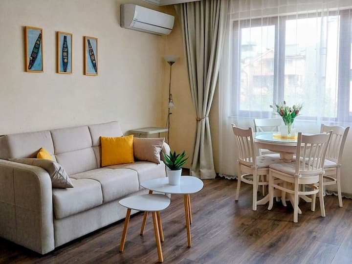 Просторен апартамент с отлична локация и паркинг - Burgas