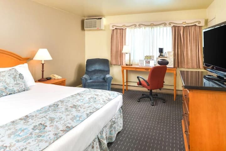 Excellent Choice! Continental Breakfast & Parking! - Solvang, CA
