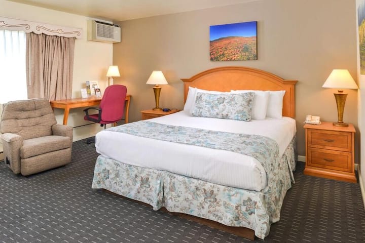Capture Solvang's Charm! 3 Spacious Units, Pool! - Solvang, CA