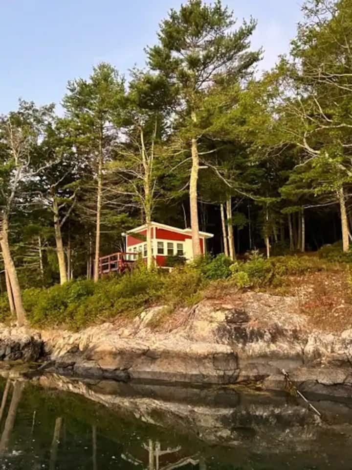 Cozy Coastal Cabin -In The Woods - Bath, ME