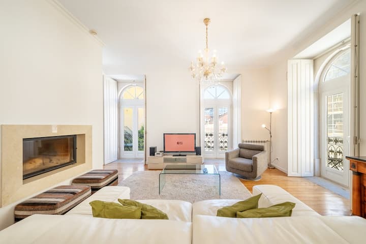 Guestready - Sleek Flat Near Pink Street - Lisbon