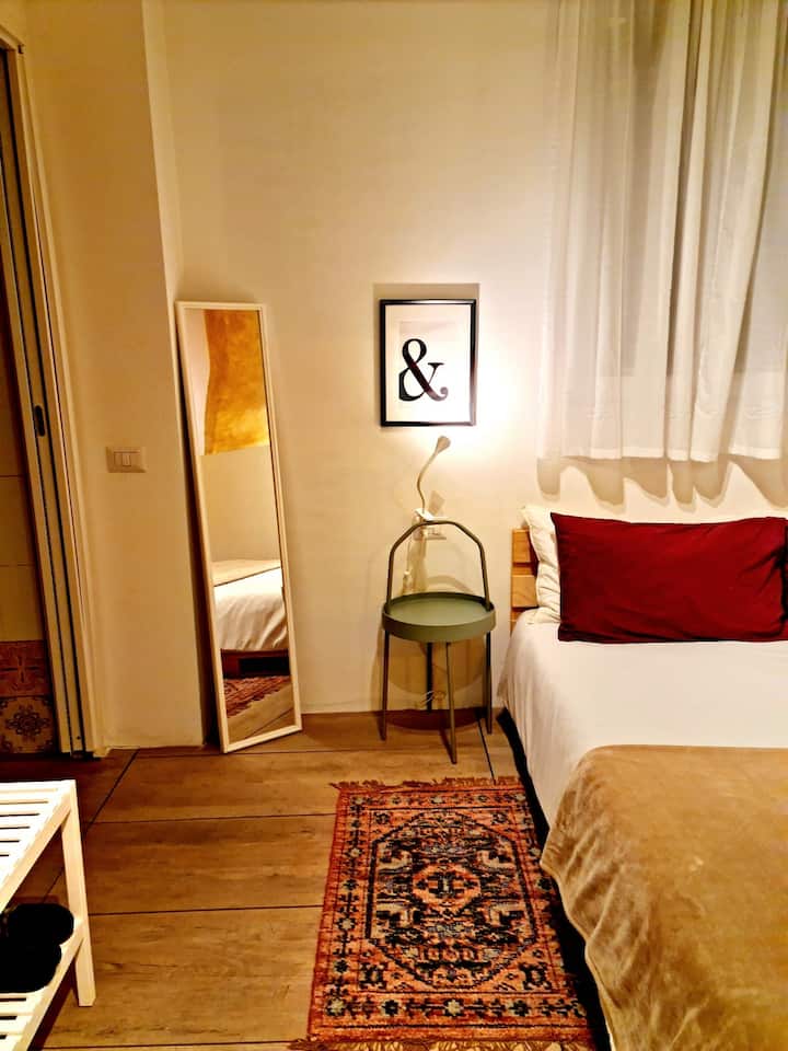 Una Taverna Sulla Darsena
Wi-fi E Netflix - Milaan