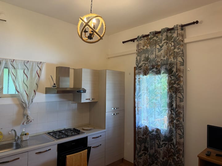 Country Western Club, Intera Casa Con Piscina - Teramo
