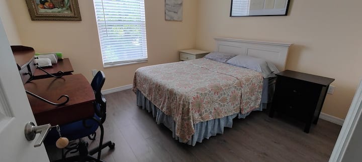 Room In Dr Phillips. Sheread Bathroom - Orlando, FL