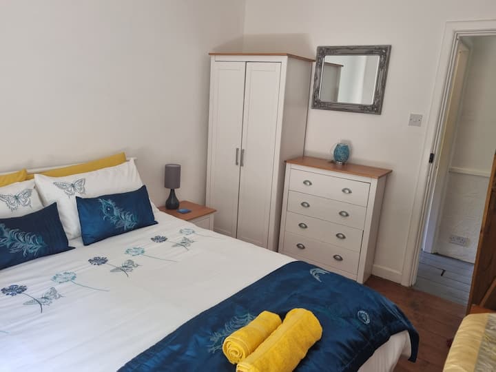 View Of Woods-king Size Bed-walk To Town & Beach - Looe