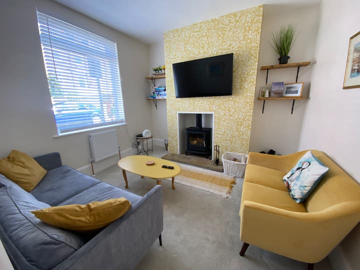 Old Town Cottage With Sea Views - Scarborough