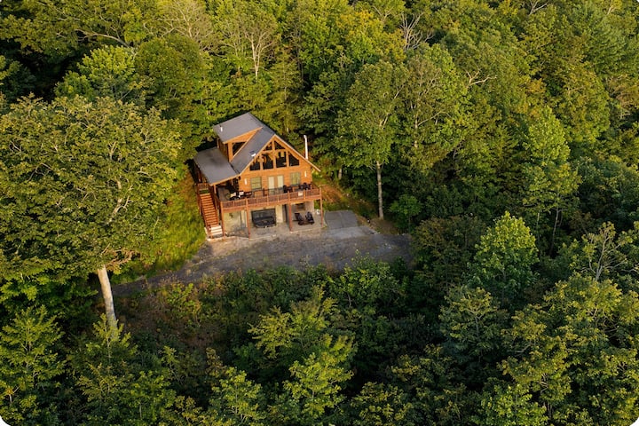 Enjoy The Mtn View W/hot Tub, Starlink & Gameroom - Franklin, NC