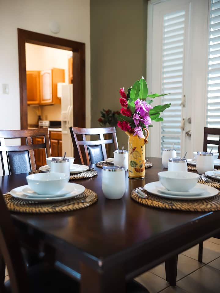 Spacious Home Near Beach Perfect For Large Groups - San Juan