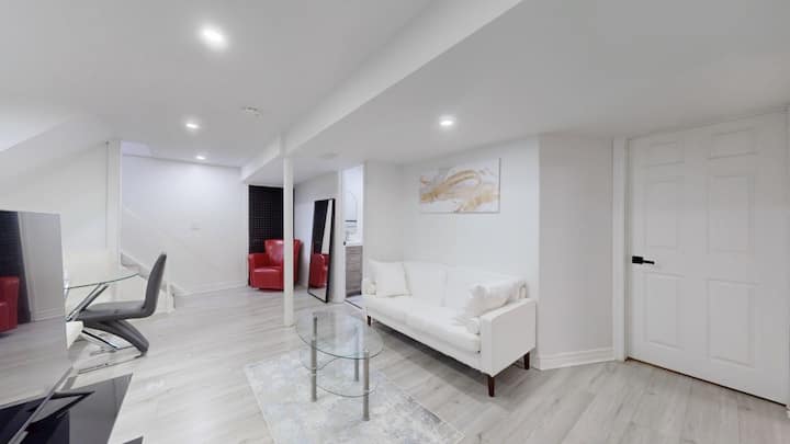 Nice And Clean 2 Bedroom Basement. - Toronto