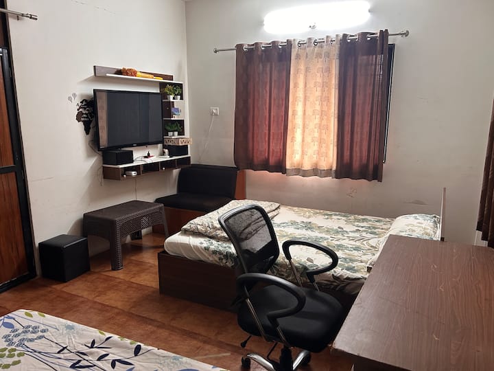 1 Bk Ac Budget Holiday Home - Nashik
