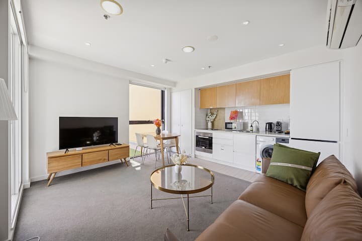 Cbd Central Calm 2br | Pool • Sauna • Parkings - Adelaide