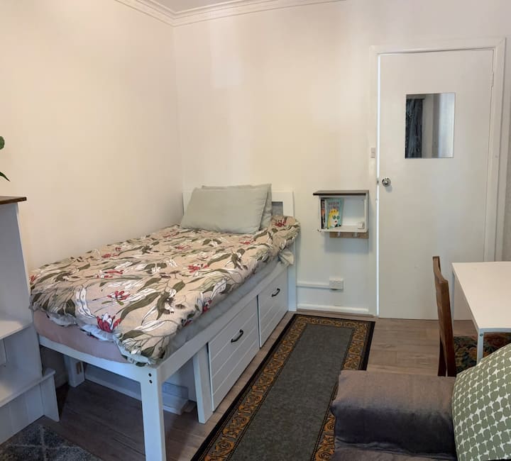 Opp. Summernats Self-contained, Offstreet Parking - Canberra