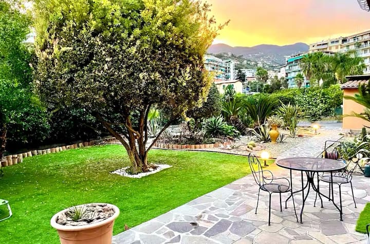Casa Sun Indipendente Con Giardino In Centro Città - Sanremo