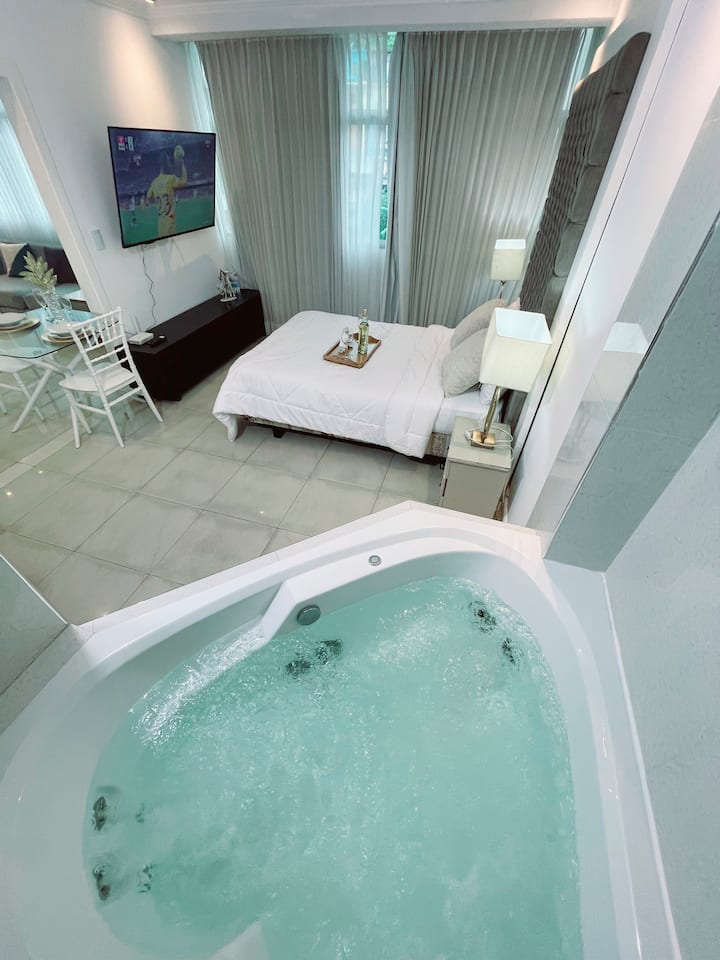 Ecusuites Jacuzzi Junto Wyndham Hotel - Guayaquil