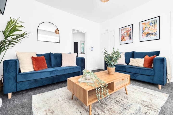 Stanley House | Stylish & Comfy - Stoke-on-Trent