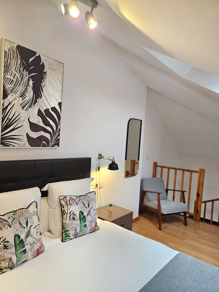 Moderno Loft En Apartamentos Ciudad Santiago - Santiago de Compostela