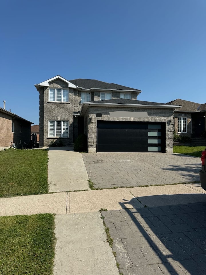 3 Bedrooms In A Cozy House - Barrie