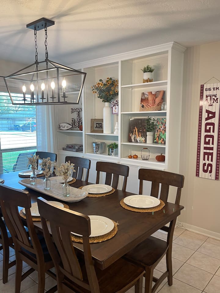 The Howdy Haus In Aggieland - College Station, TX