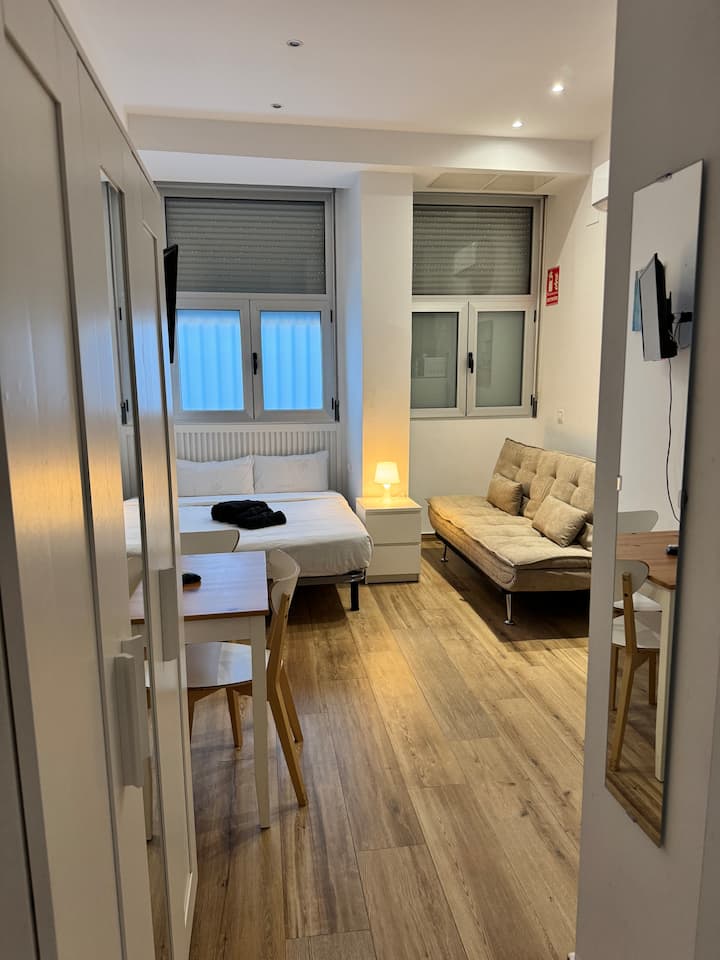 Precioso Estudio Cerca Del Cabanyal Y Puerto 3 - Valencia