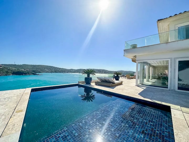 Luxury Oceanfront Villa /Infinity Pool & 5 Suites - Brasil