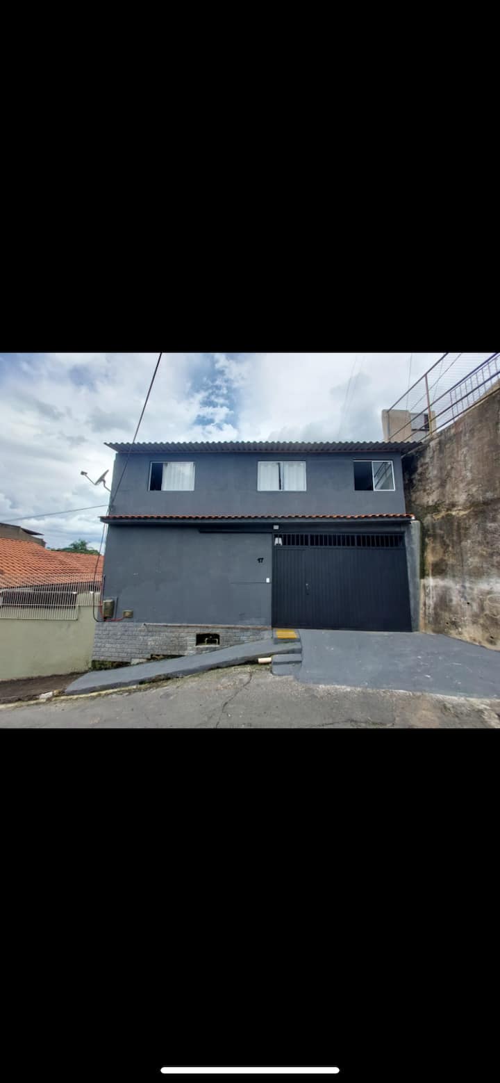 Casa Com Garagem De Portão Automático - Volta Redonda